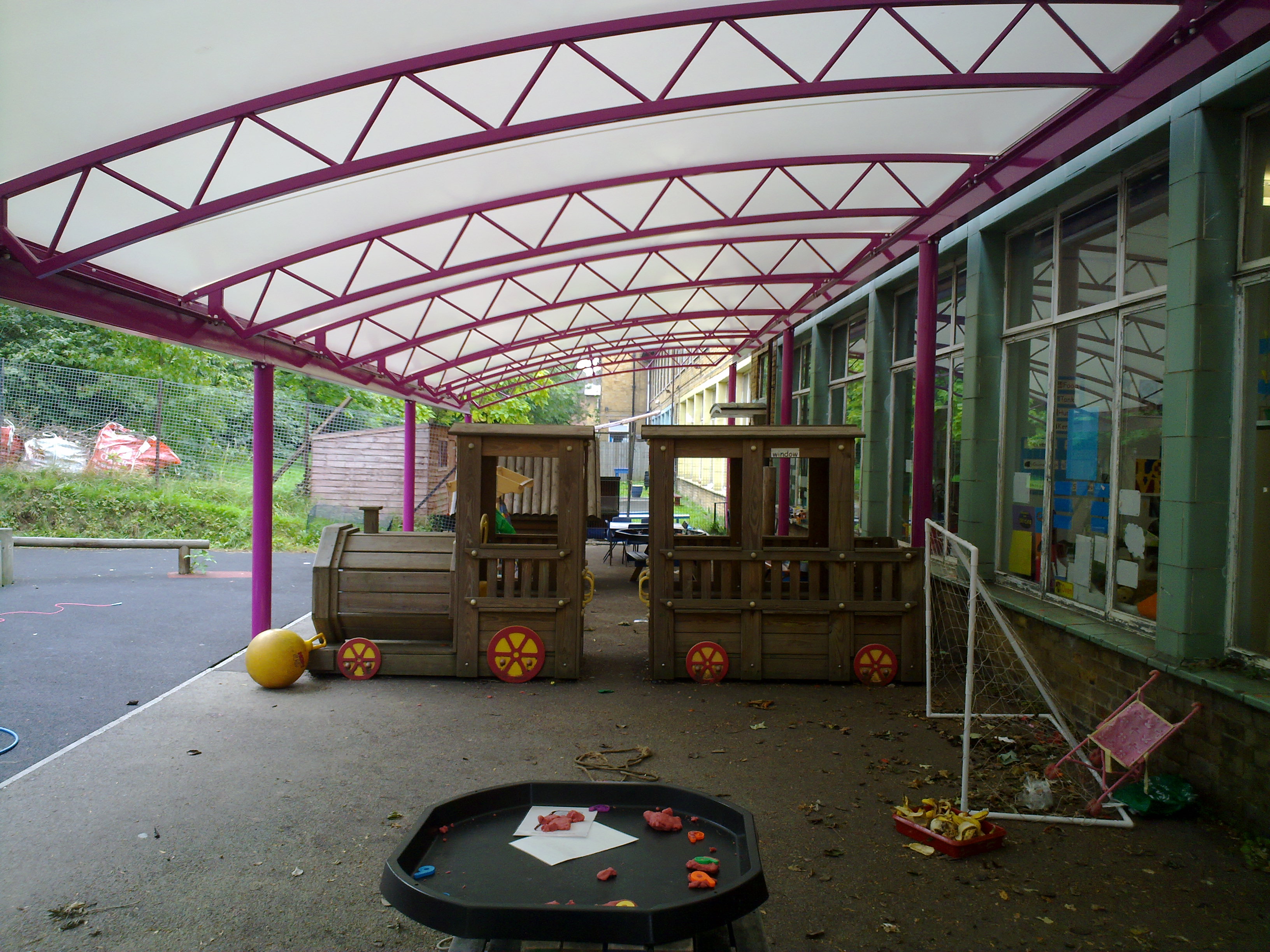 Woodberry Down Primary School - Playground Canopy | Clovis Canopies UK ...