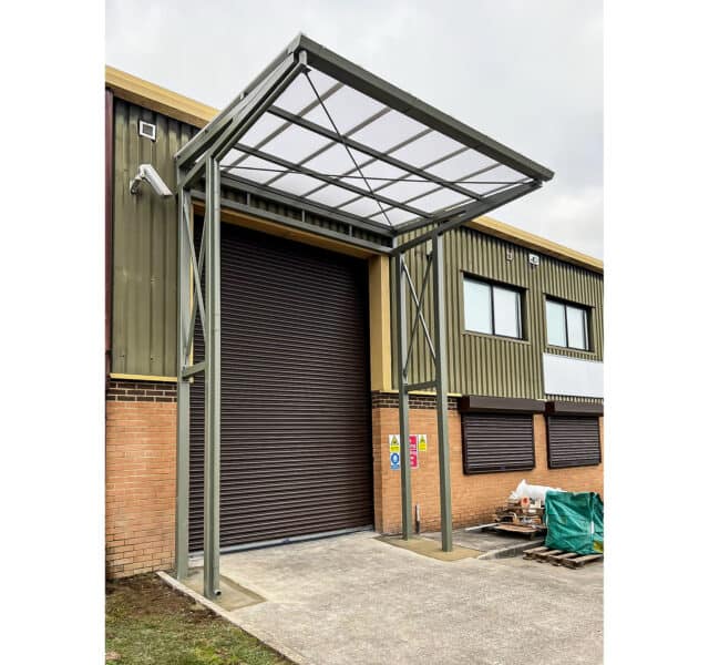 Order Cantilever canopies from the experts // Clovis Canopies